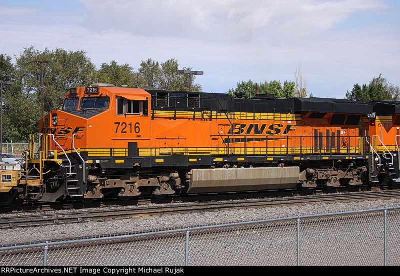 BNSF 7216